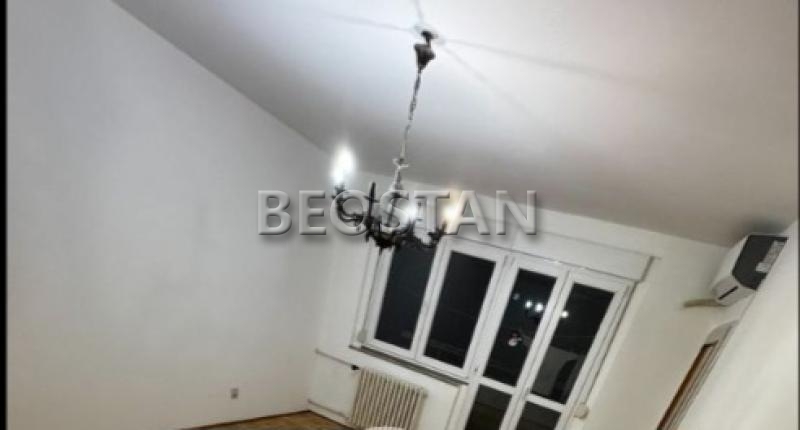 Zemun - Karadjordjev trg #66362
600 €