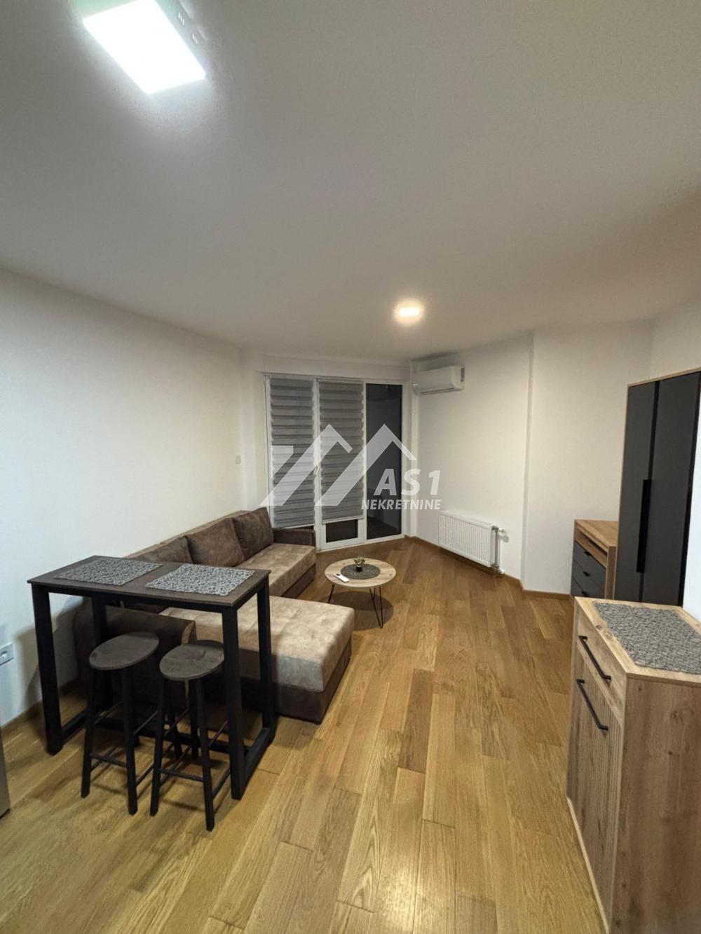 Izdajem LUX garsonjeru na Sajmu !! - novogradnja ID#5536
330 €