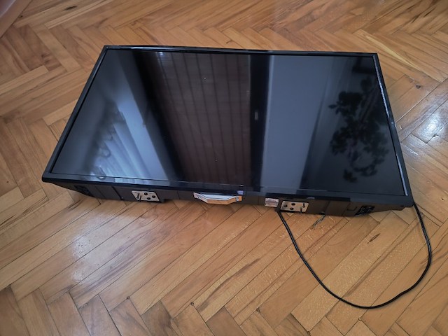 Prodajem FOX televizor model 32DLE268