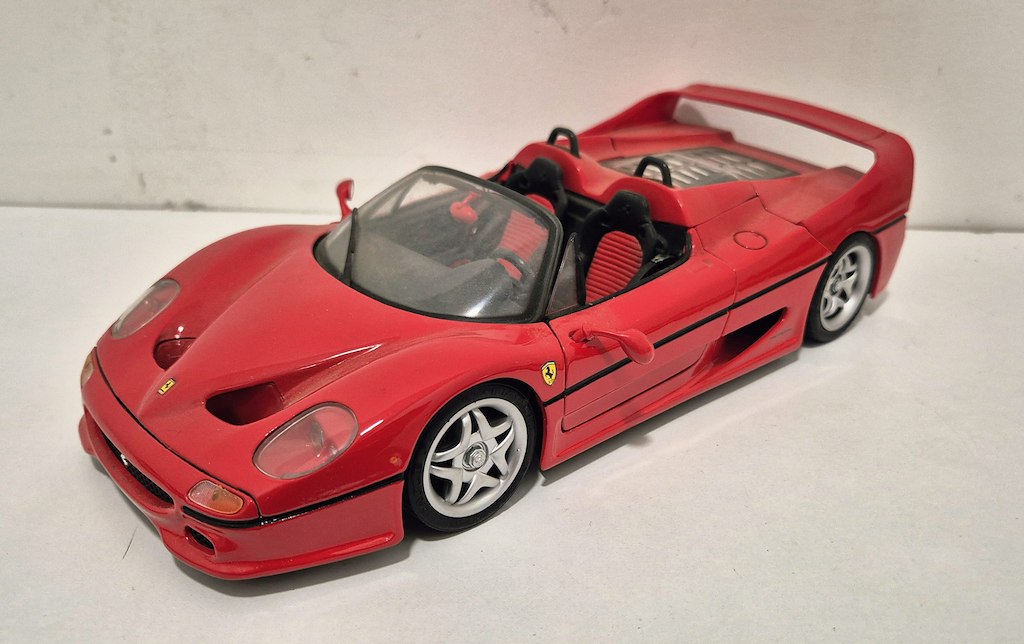 FERRARI F50 – MAISTO – 1:18 – ODLICAN!