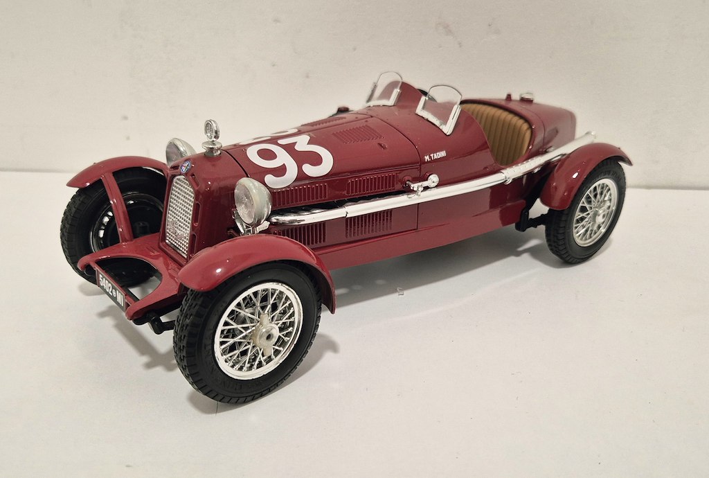 ALFA ROMEO 2300 MONZA 1934GOD. – BURAGO – 1:18 – ODLICAN!
