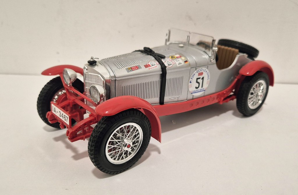 MERCEDES SSK – BURAGO – 1:18 – ODLICAN!