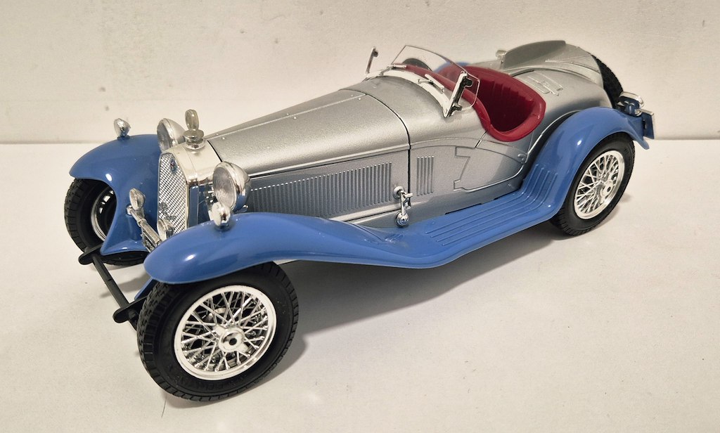 ALFA ROMEO 2300 SPIDER 1932 GOD. – BURAGO – 1:18 – ODLICAN!