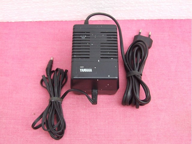 YAMAHA adapter 12V 2A ORIGINAL za sintisajzere+GARANCIJ