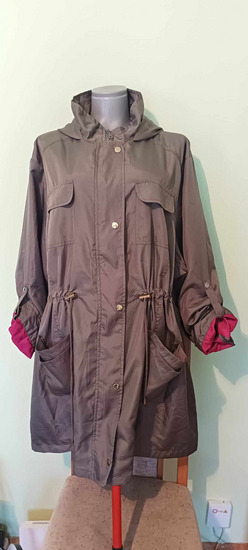 Nova parka jakna,velicina 50-52 ili 4 XL