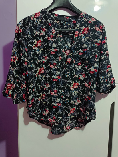 Predivna nenosena Atmosphere bluzica