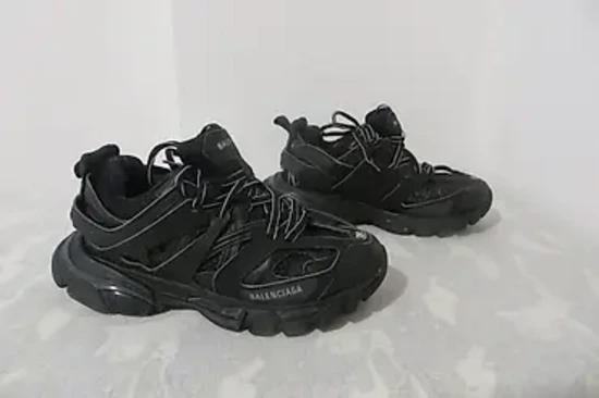 BALENCIAGA br 38 24cm