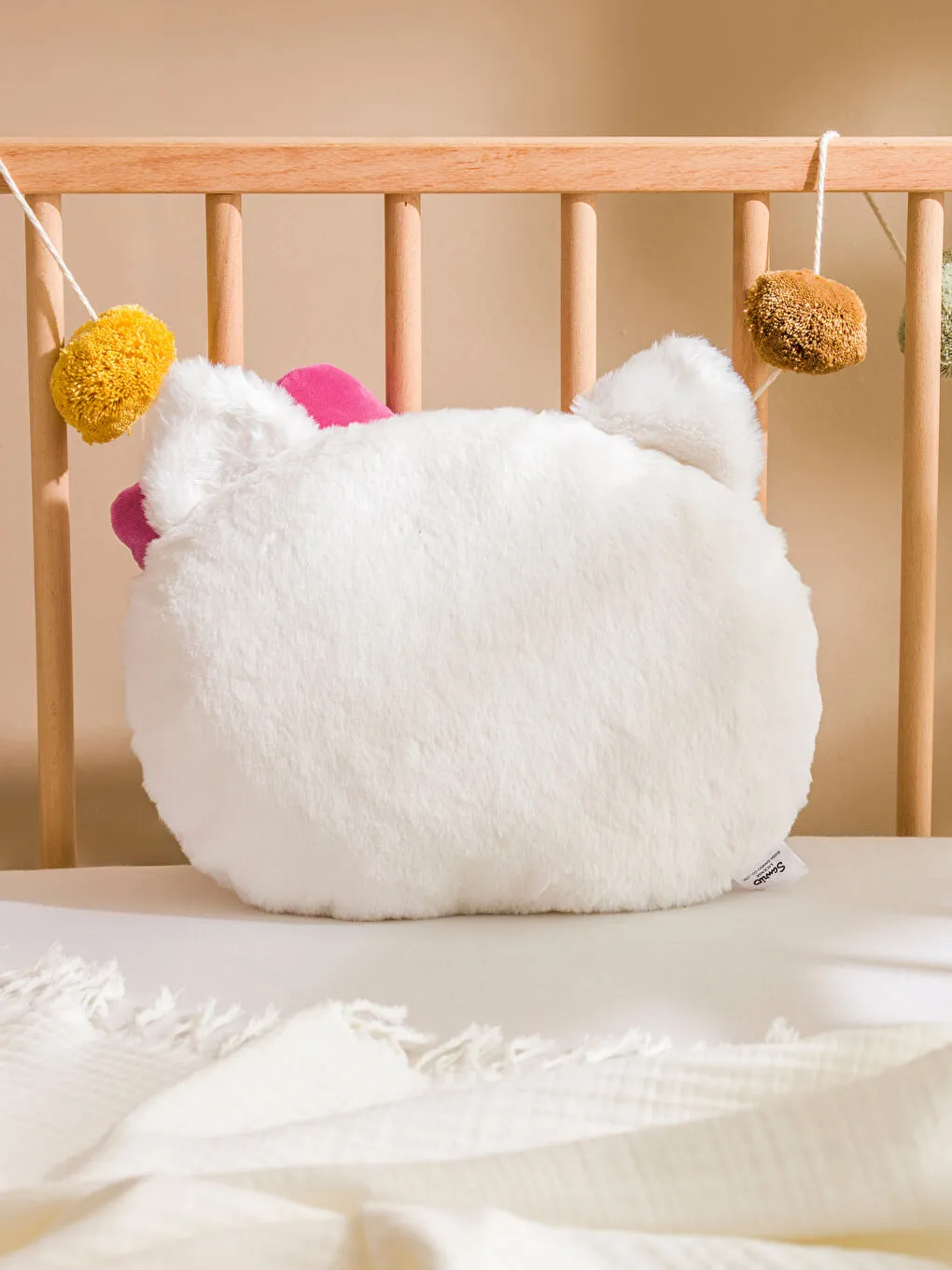 LCW HOME Hello Kitty Plišani Bebi Jastuk Sa Figurom 32 Cm