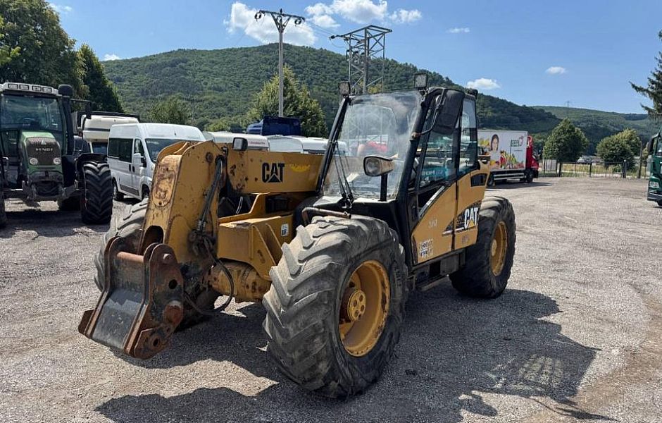 Telehender Caterpillar (Cat) TH 330 – 74kW (101 KS)
