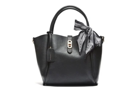 T012606BLK – Crna elegantna tote torba sa kopčom