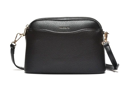 T012615BLK – Crna klasična crossbody torba sa rajsferšlusom