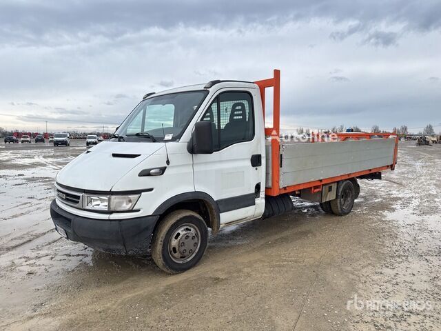 Prodaje se IVECO Daily kamion s ravnom platformom < 3.5t na aukciji