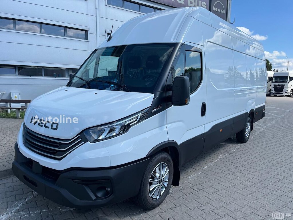 Novi IVECO Daily 35S18 minibus furgon