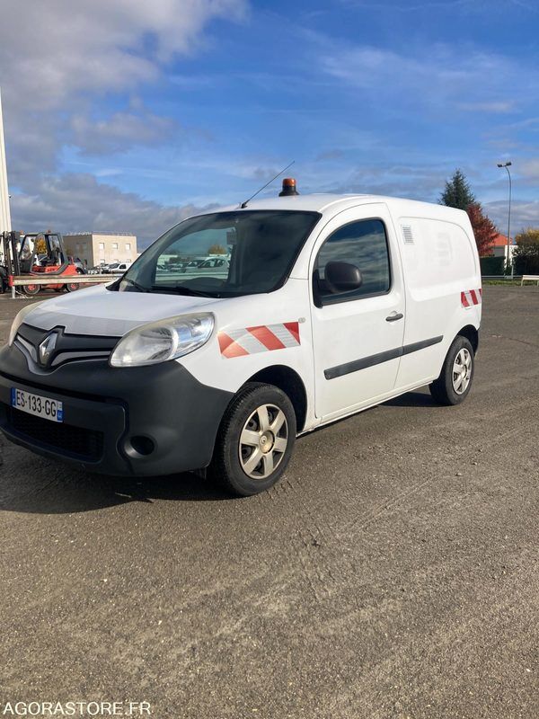 Prodaje se Renault Kangoo laki furgon na aukciji