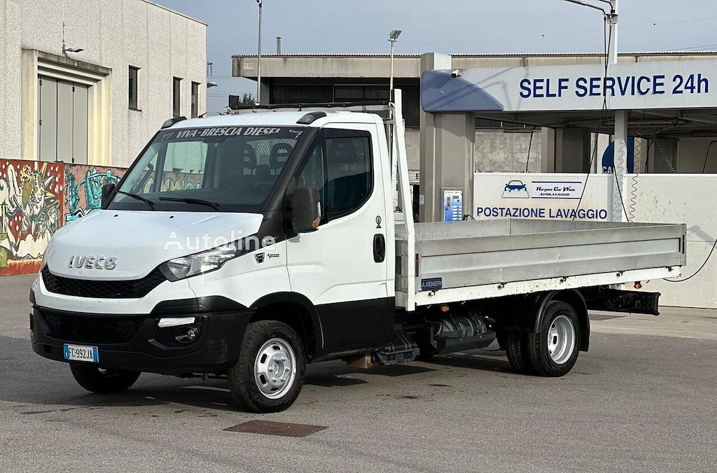 IVECO Dailly kamion s ravnom platformom