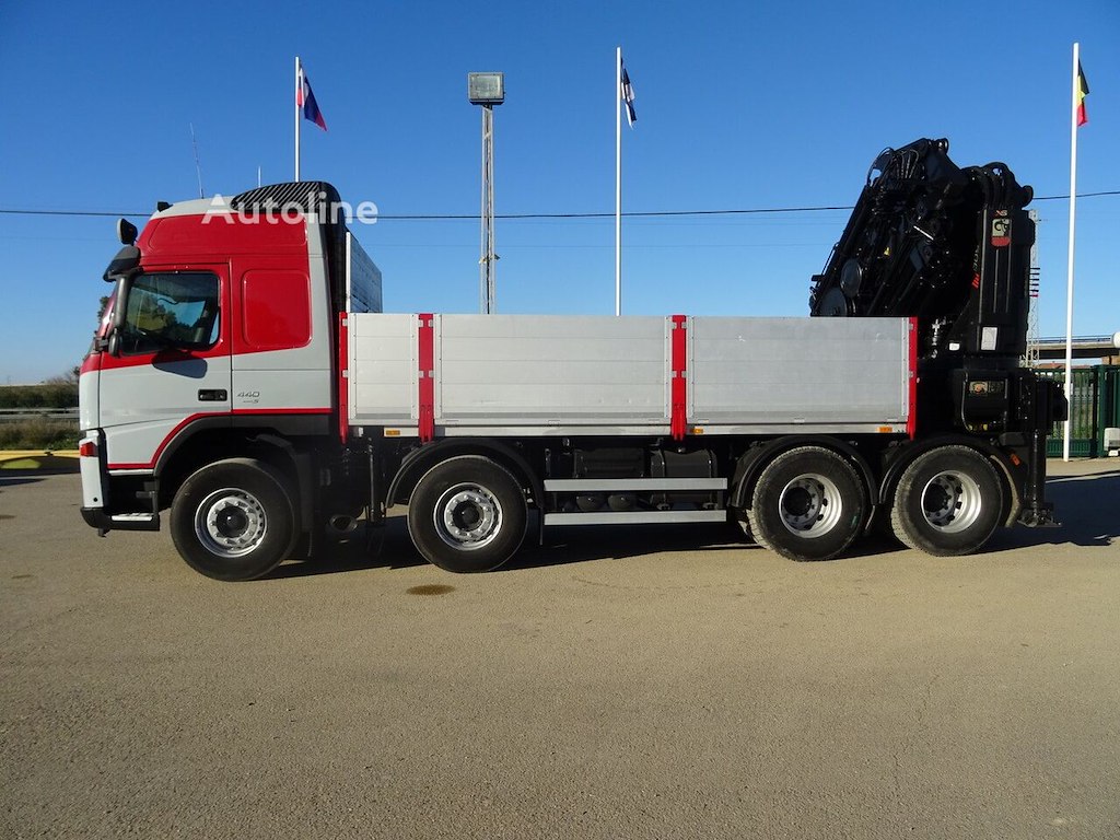Volvo FM 440 kamion s ravnom platformom