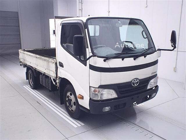Toyota DYNA kamion s ravnom platformom
