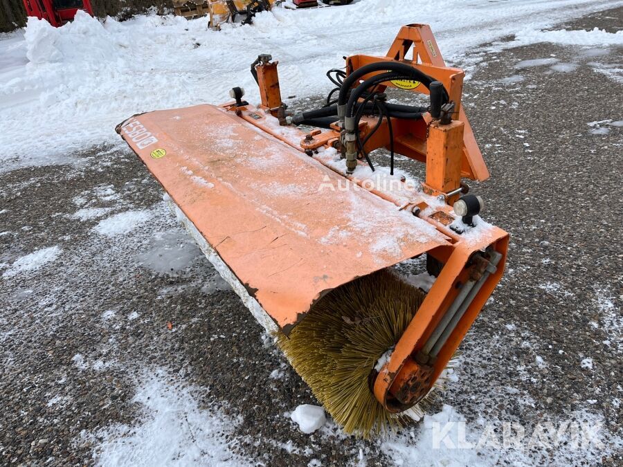 Prodaje se Nesbo FH 1600 S četku za čišćenje ulica na aukciji
