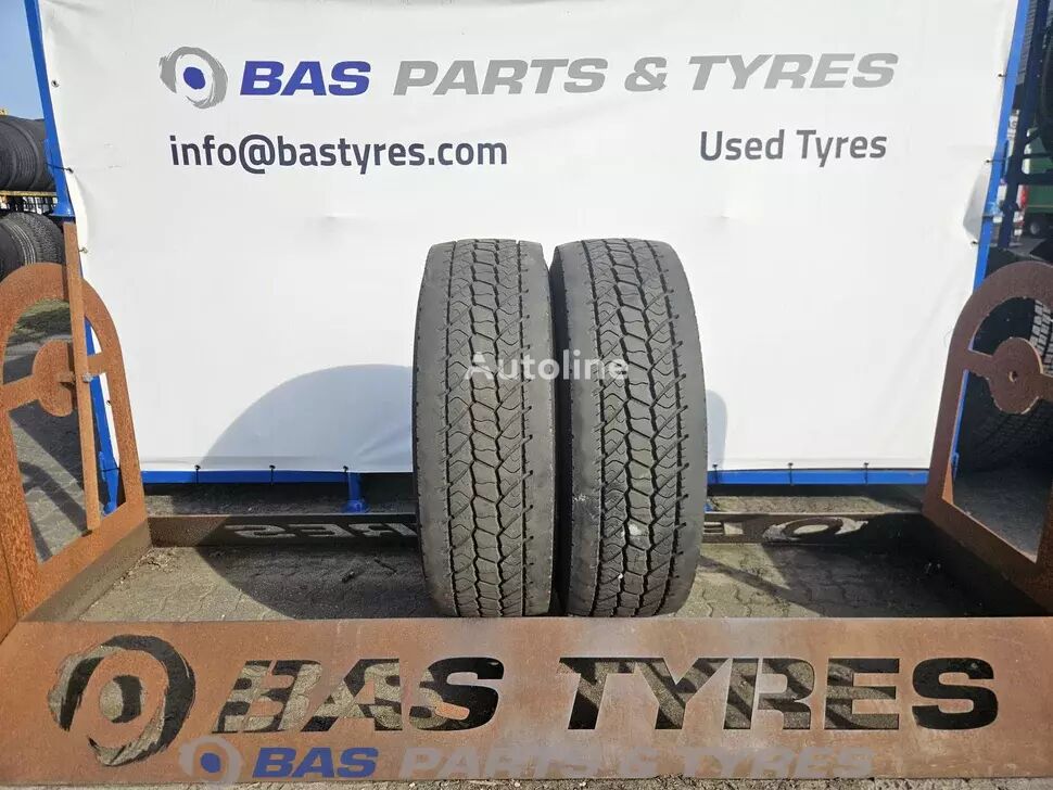 Goodyear Goodyear 315/70R22.5 UltraGrip Max S used set guma za kamione