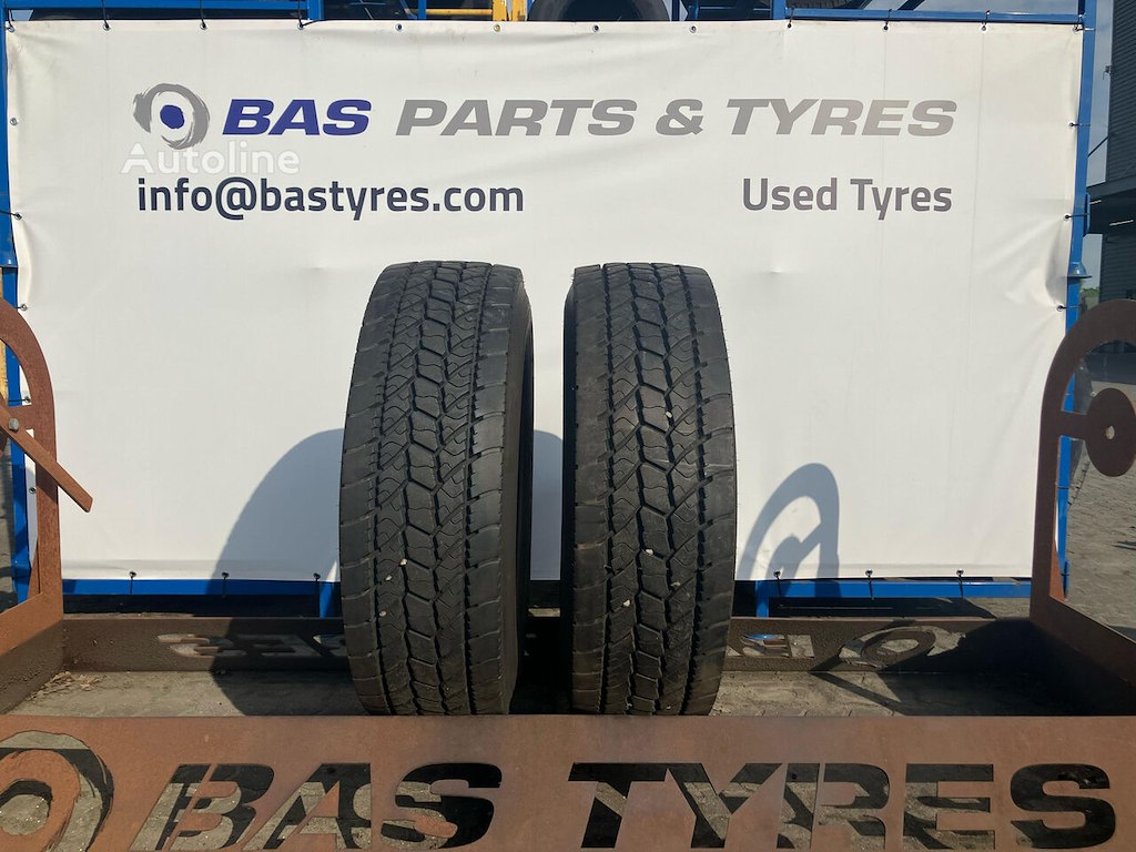 Goodyear Goodyear 315/70R22.5 UltraGrip Max S used set guma za kamione