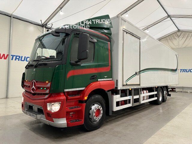 Mercedes-Benz Actros 2533 6x2 Rear Lift Sleeper Cab Fridge Box kamion hladnjača