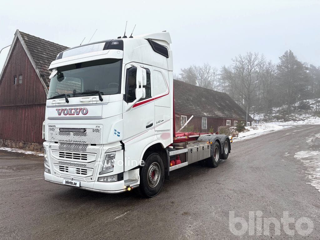 Prodaje se Volvo FH13 rol kiper sa kukom na aukciji