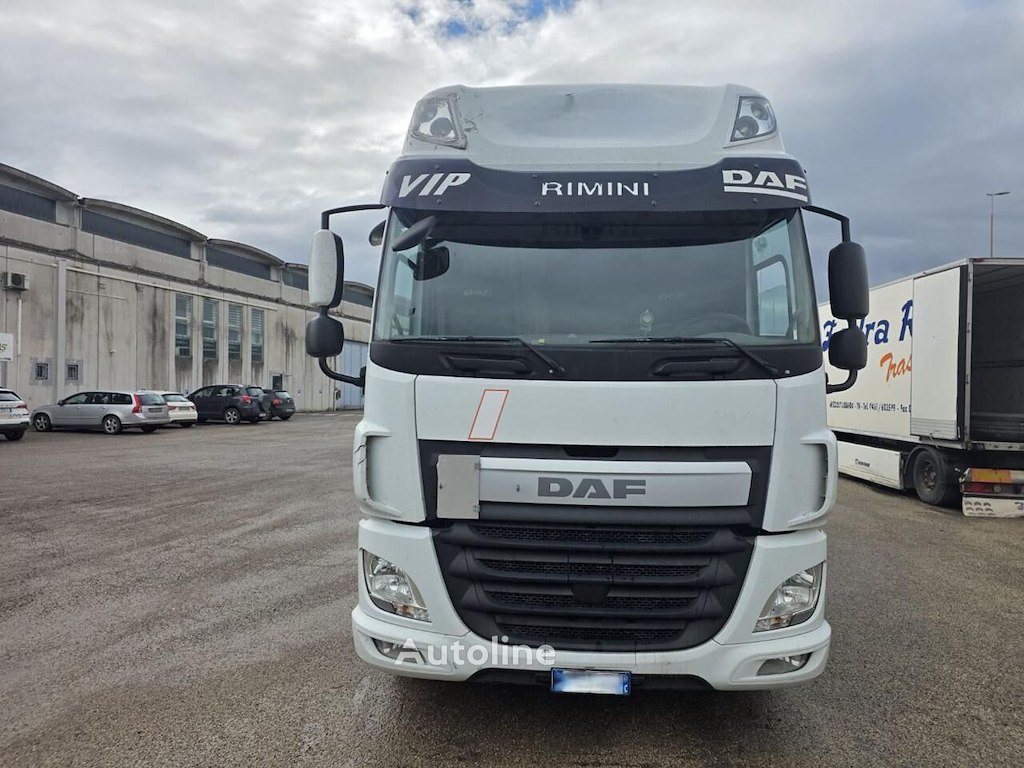 DAF CF 440 FAN kamion sa klizna zavesa cerada