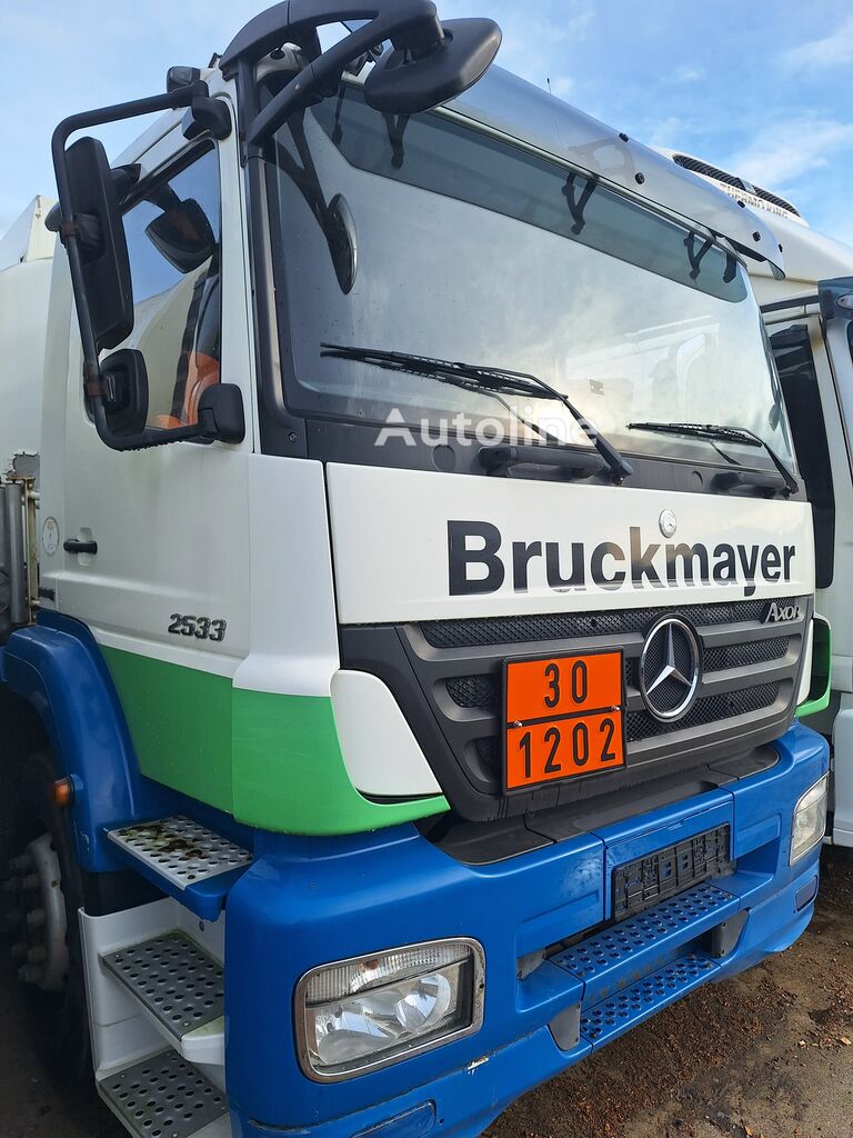 Mercedes-Benz Axor 2533 autocisterna