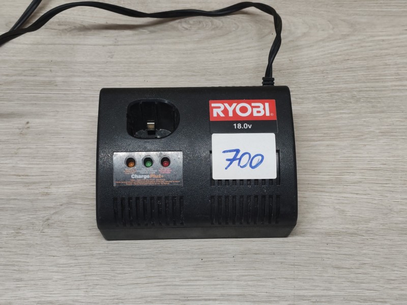 Punjač Ryobi 700