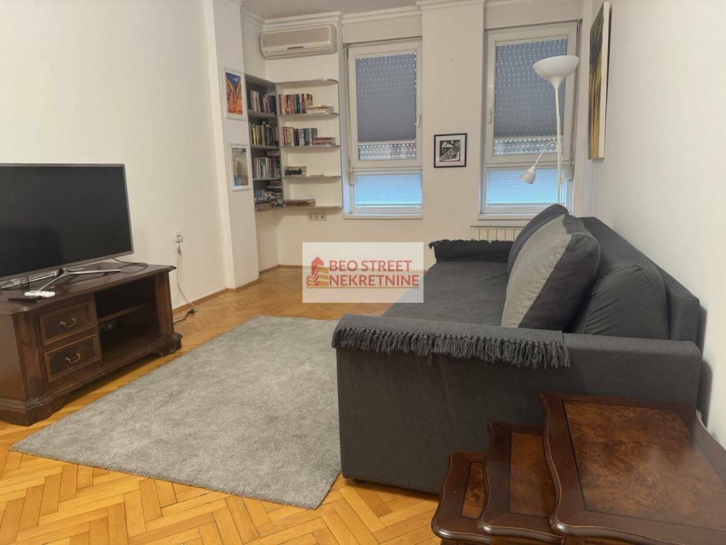 Kuća, Beograd - Blok 63 | Izdavanje · 43m² · 600€