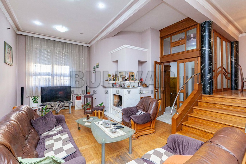 Kuća, Niš - Šojka | Izdavanje · 300m² · 2.000€
