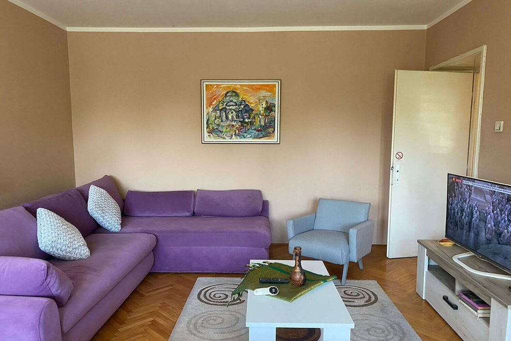 Dvosoban stan, Beograd - Centar (Savski venac) | Izdavanje · 90m² · 1.150€