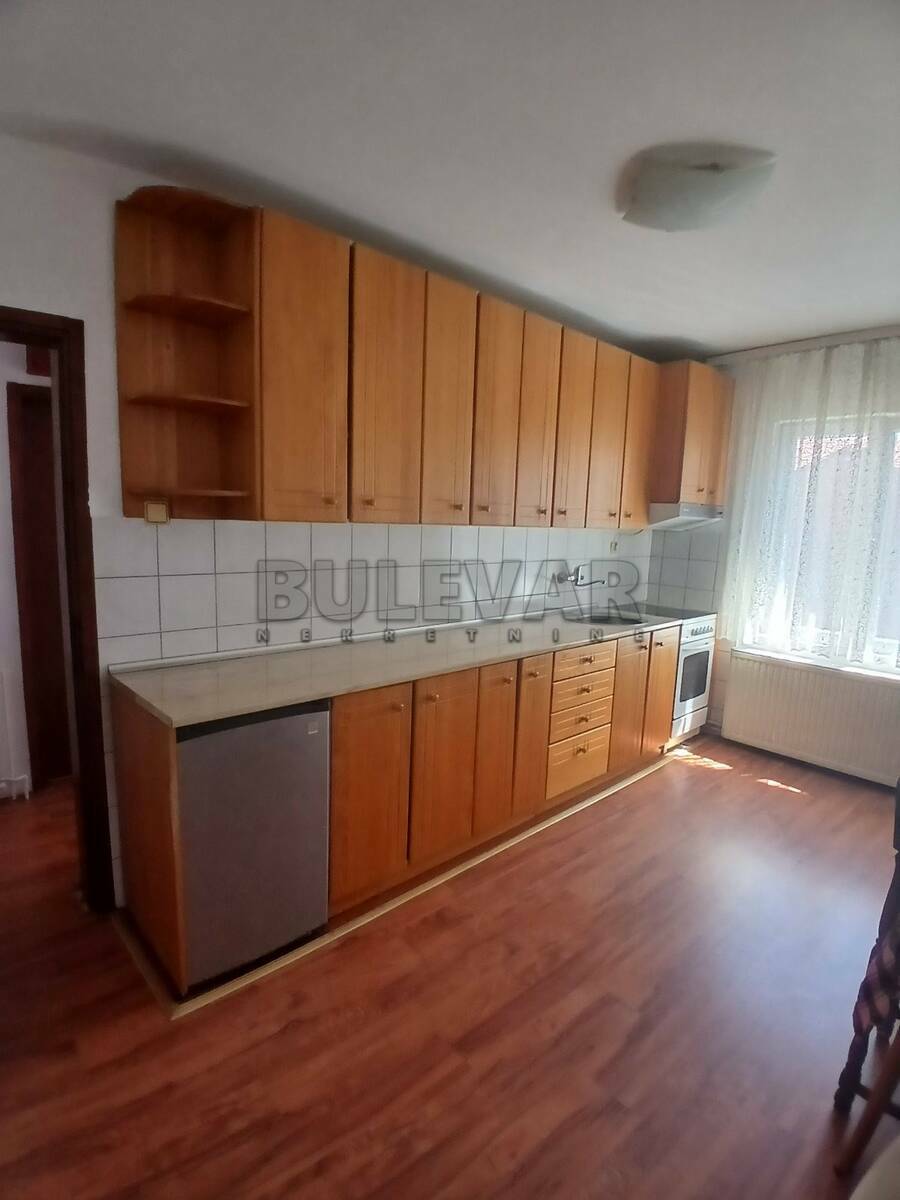 Dvosoban stan, Niš - Tehnički fakultet | Izdavanje · 68m² · 350€