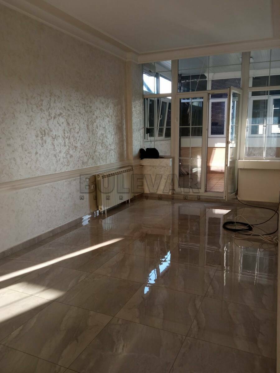 Cetvorosoban stan, Kragujevac - Centar | Izdavanje · 155m² · 800€