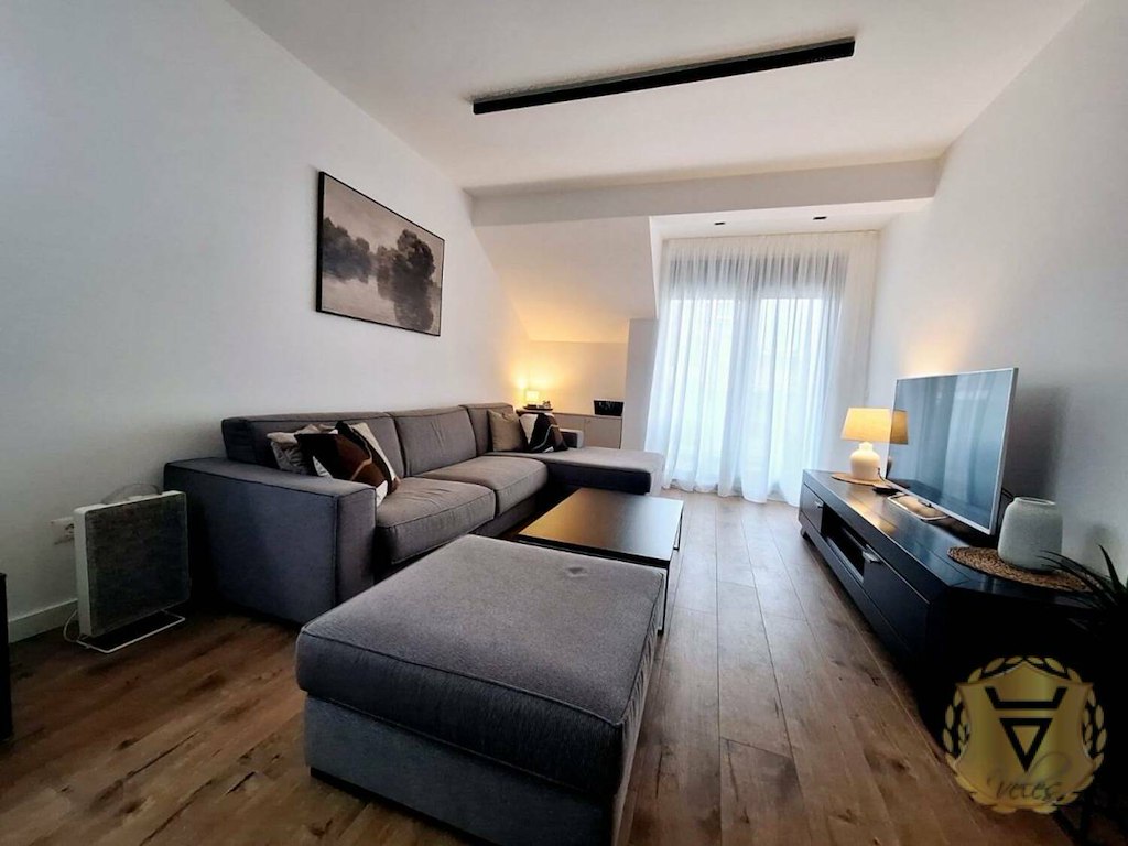 Trosoban stan, Beograd - Autokomanda | Izdavanje · 77m² · 1.300€