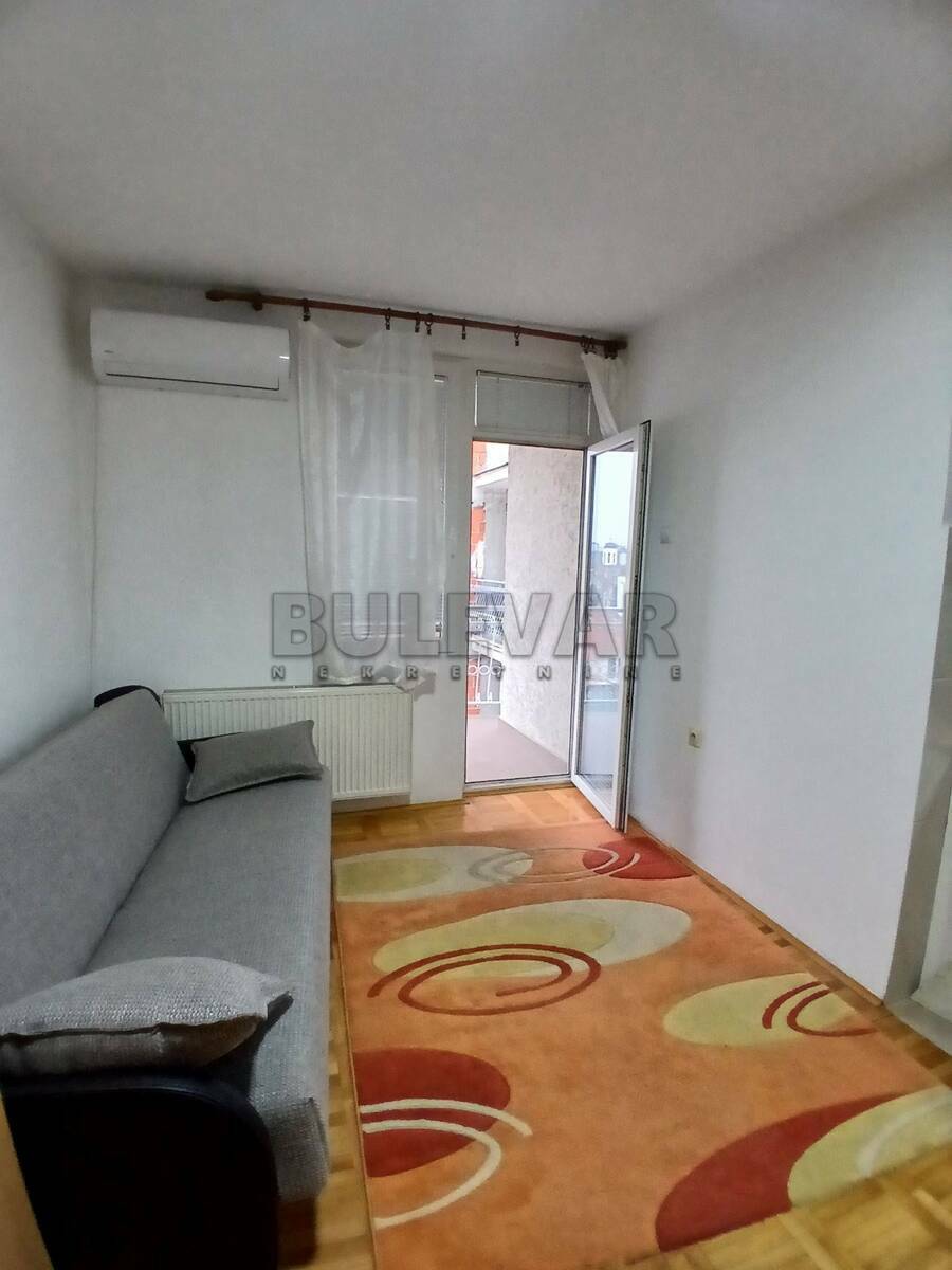 Jednosoban stan, Niš - Filozofski fakultet | Izdavanje · 42m² · 300€