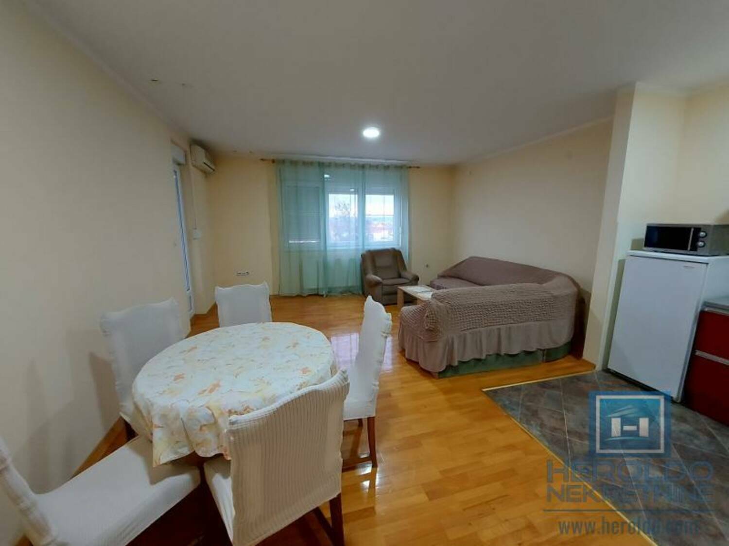 Jednoiposoban stan, Jagodina | Izdavanje · 61m² · 300€