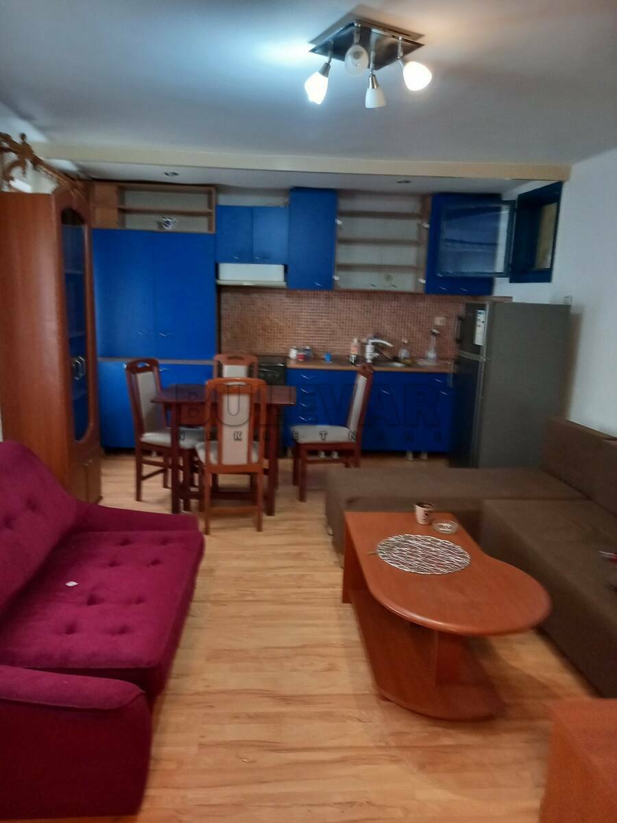 Jednoiposoban stan, Niš - Centar | Izdavanje · 42m² · 300€