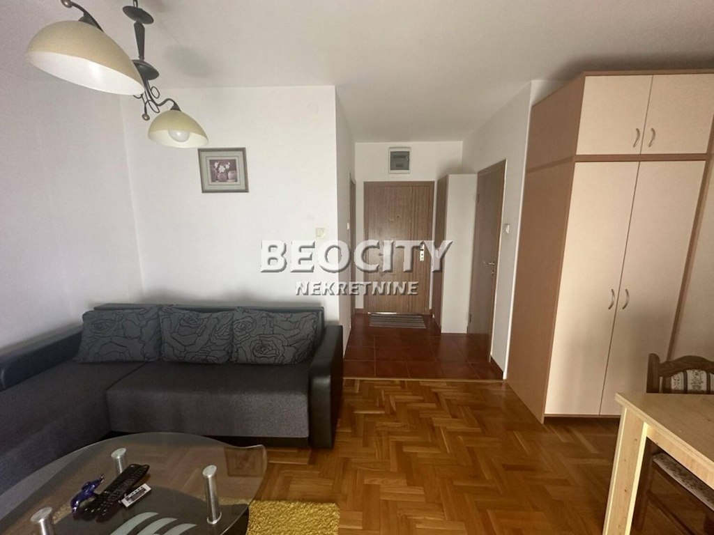 Jednosoban stan, Novi Sad - Bulevar Evrope | Izdavanje · 27m² · 300€