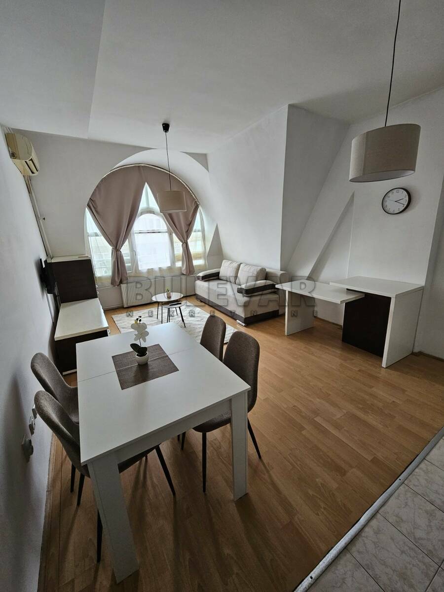 Garsonjera, Niš - Centar | Izdavanje · 34m² · 330€