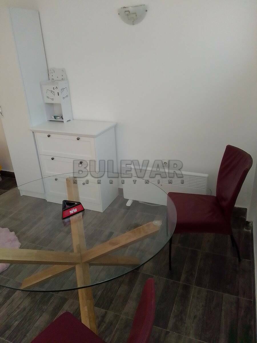 Garsonjera, Niš - Obilićev venac | Izdavanje · 20m² · 300€