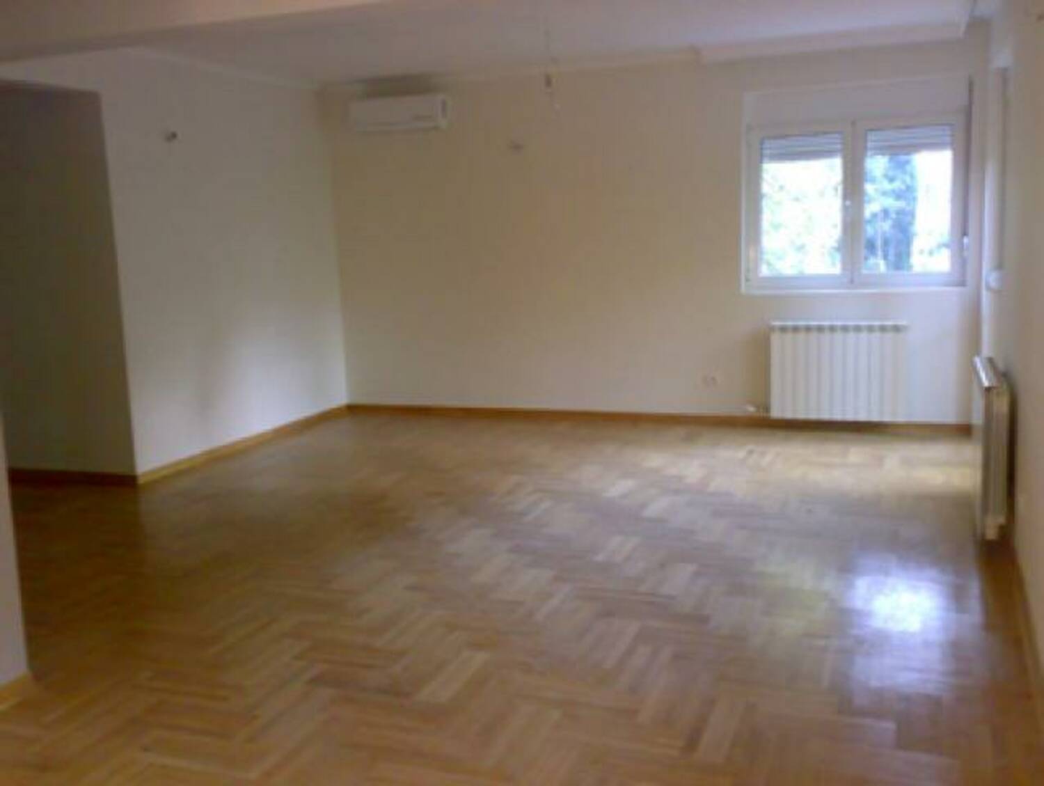 Stan, Beograd - Diplomatska Kolonija | Izdavanje · 140m² · 1.500€