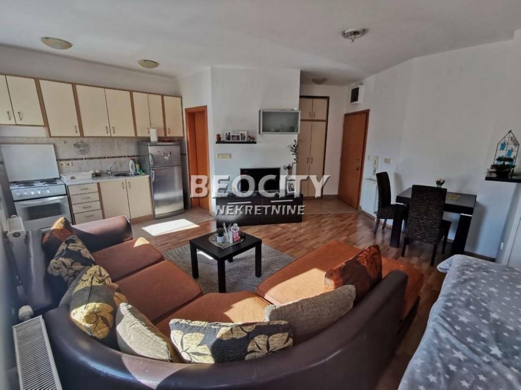 Dvosoban stan, Novi Sad - Bulevar Oslobođenja | Izdavanje · 38m² · 400€