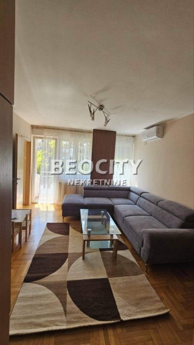 Trosoban stan, Novi Sad - Socijalno | Izdavanje · 50m² · 500€