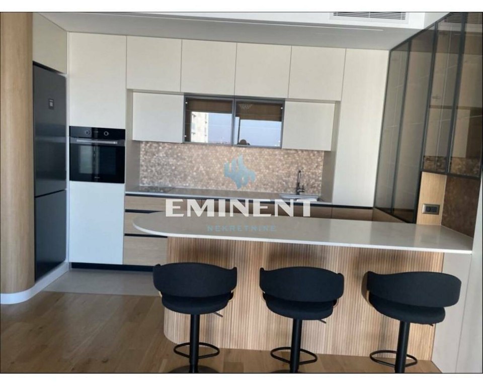 Trosoban stan, Beograd - Gundulićev Venac | Izdavanje · 100m² · 2.250€