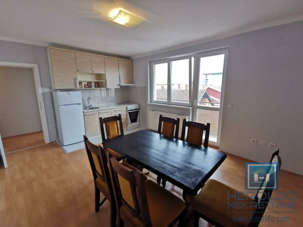 Trosoban stan, Jagodina | Izdavanje · 61m² · 250€