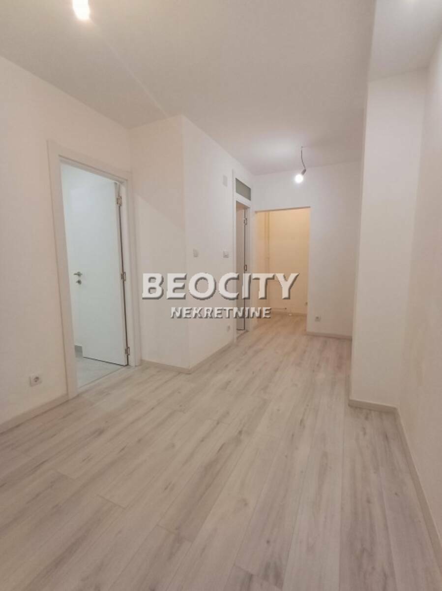 Trosoban stan, Beograd - Mirijevo I | Izdavanje · 50m² · 550€