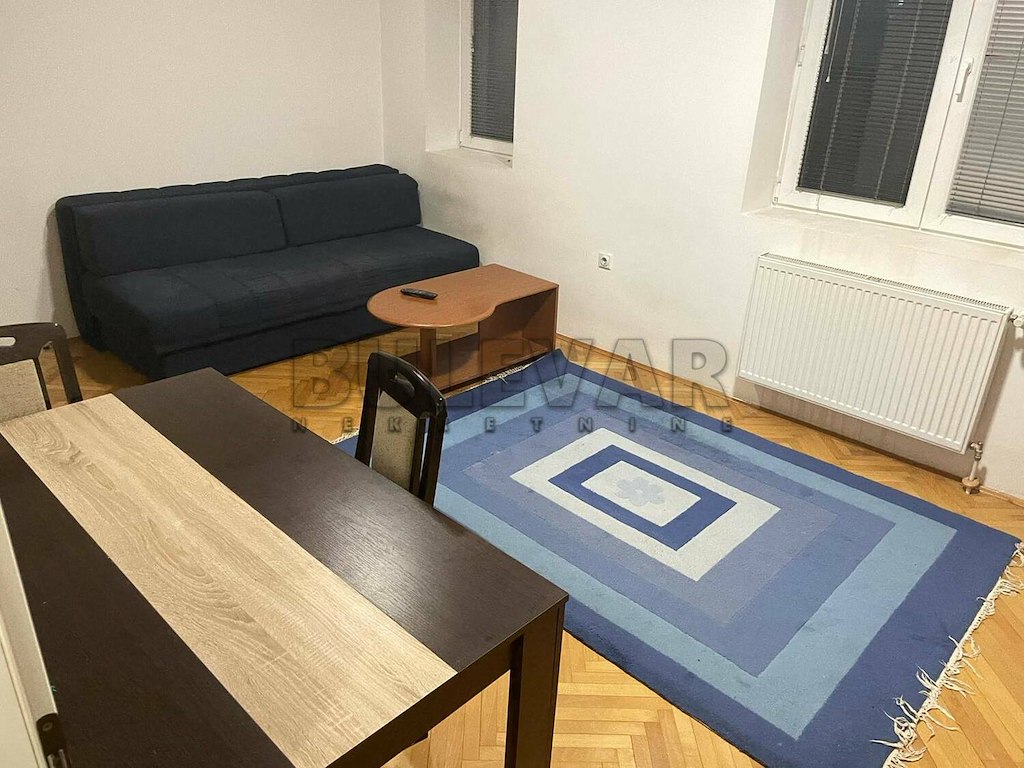 Jednoiposoban stan, Niš - Filozofski fakultet | Izdavanje · 45m² · 300€