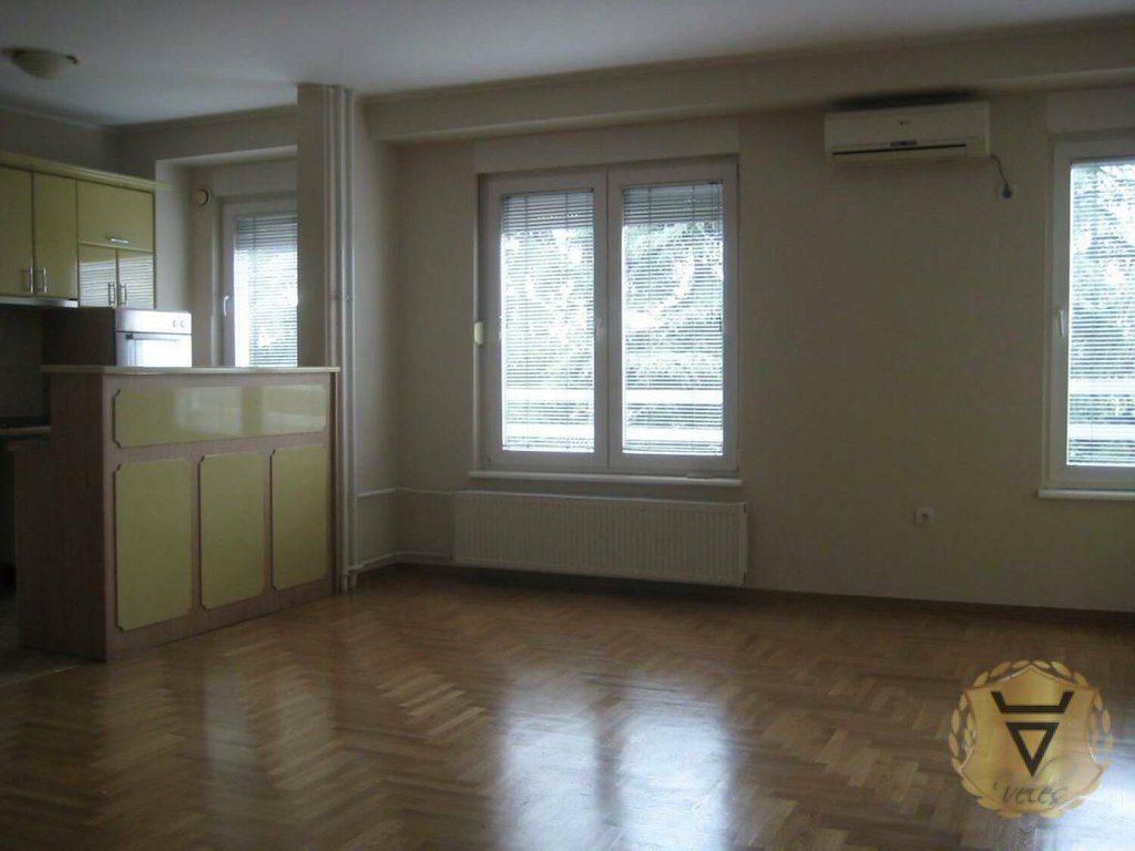 Trosoban stan, Beograd - Cvetkova pijaca | Izdavanje · 80m² · 700€