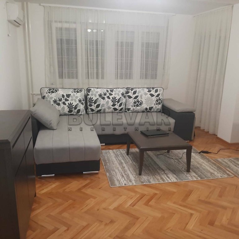 Dvosoban stan, Niš - Pravni fakultet | Izdavanje · 54m² · 400€